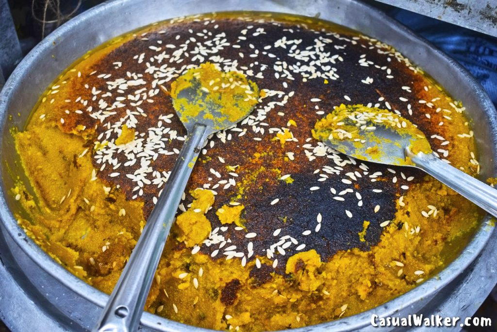 Basha Halwawala - 100 Years Old Best Traditional Dum Ka Roat Halwa ...